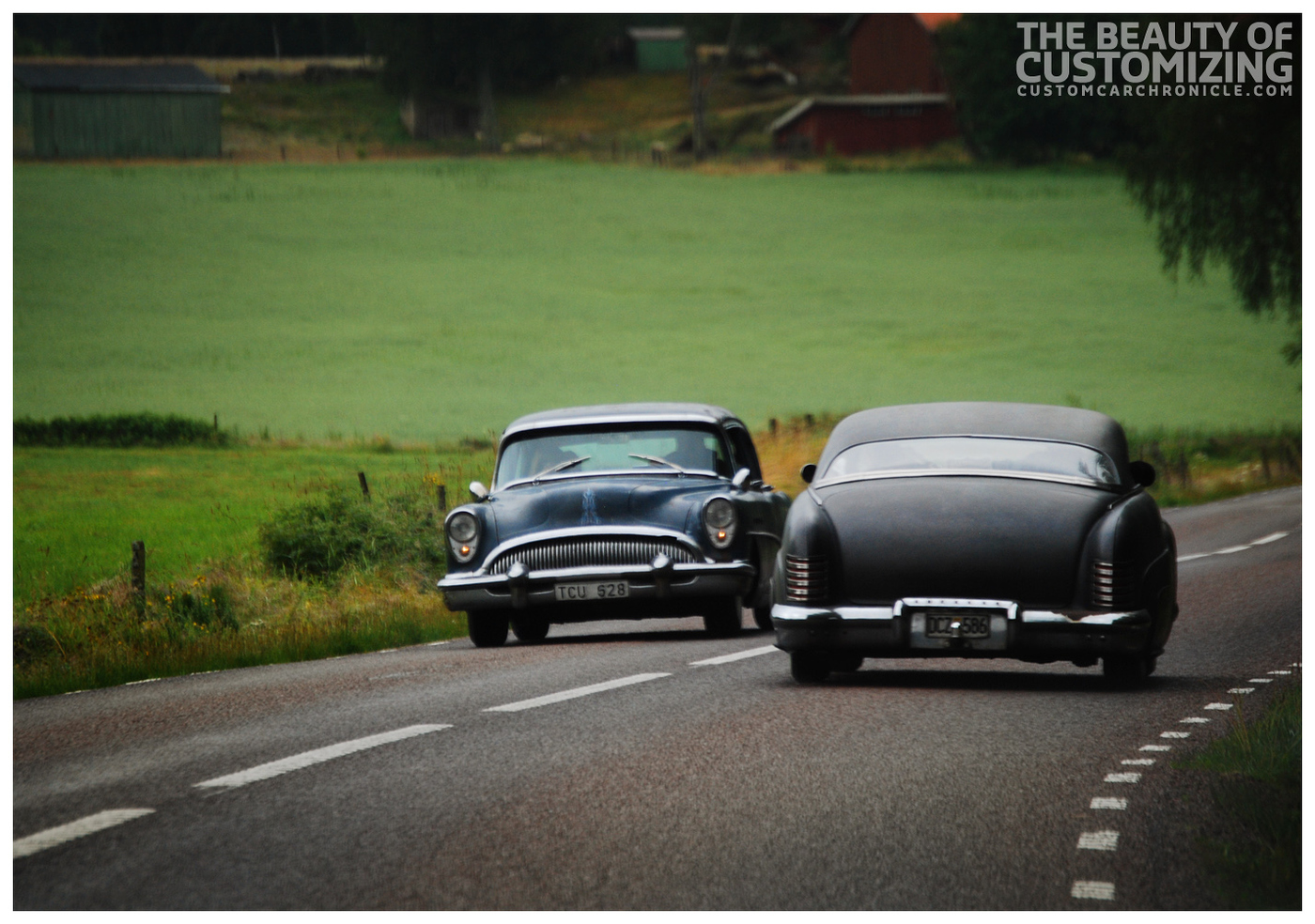 Custom car cruising - Custom Car Chronicle