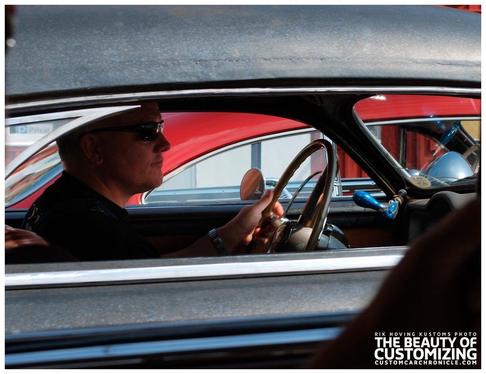 Custom car cruising - Custom Car Chronicle