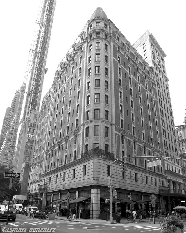 New York City in B/W: Part 2:Perspective Distortion: Don't fight it. Embrace it! - PentaxForums.com