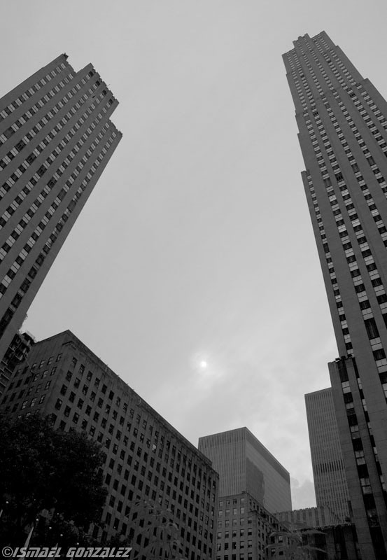 New York City in B/W: Part 2:Perspective Distortion: Don't fight it. Embrace it! - PentaxForums.com