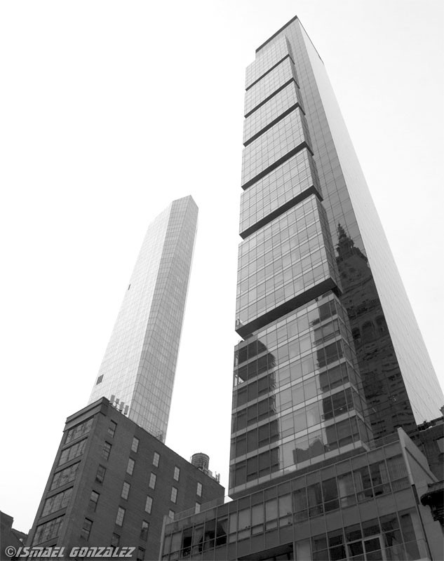 New York City in B/W: Part 2:Perspective Distortion: Don't fight it. Embrace it! - PentaxForums.com