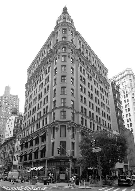 New York City in B/W: Part 2:Perspective Distortion: Don't fight it. Embrace it! - PentaxForums.com