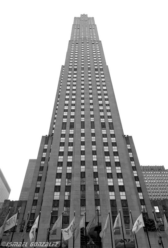 New York City in B/W: Part 2:Perspective Distortion: Don't fight it. Embrace it! - PentaxForums.com