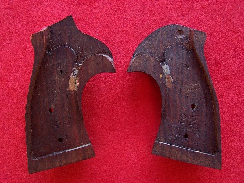 Who Made These Grips, Roper? | Colt Forum